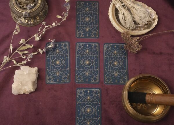 Le Tirage en Croix dans le tarot de Marseille